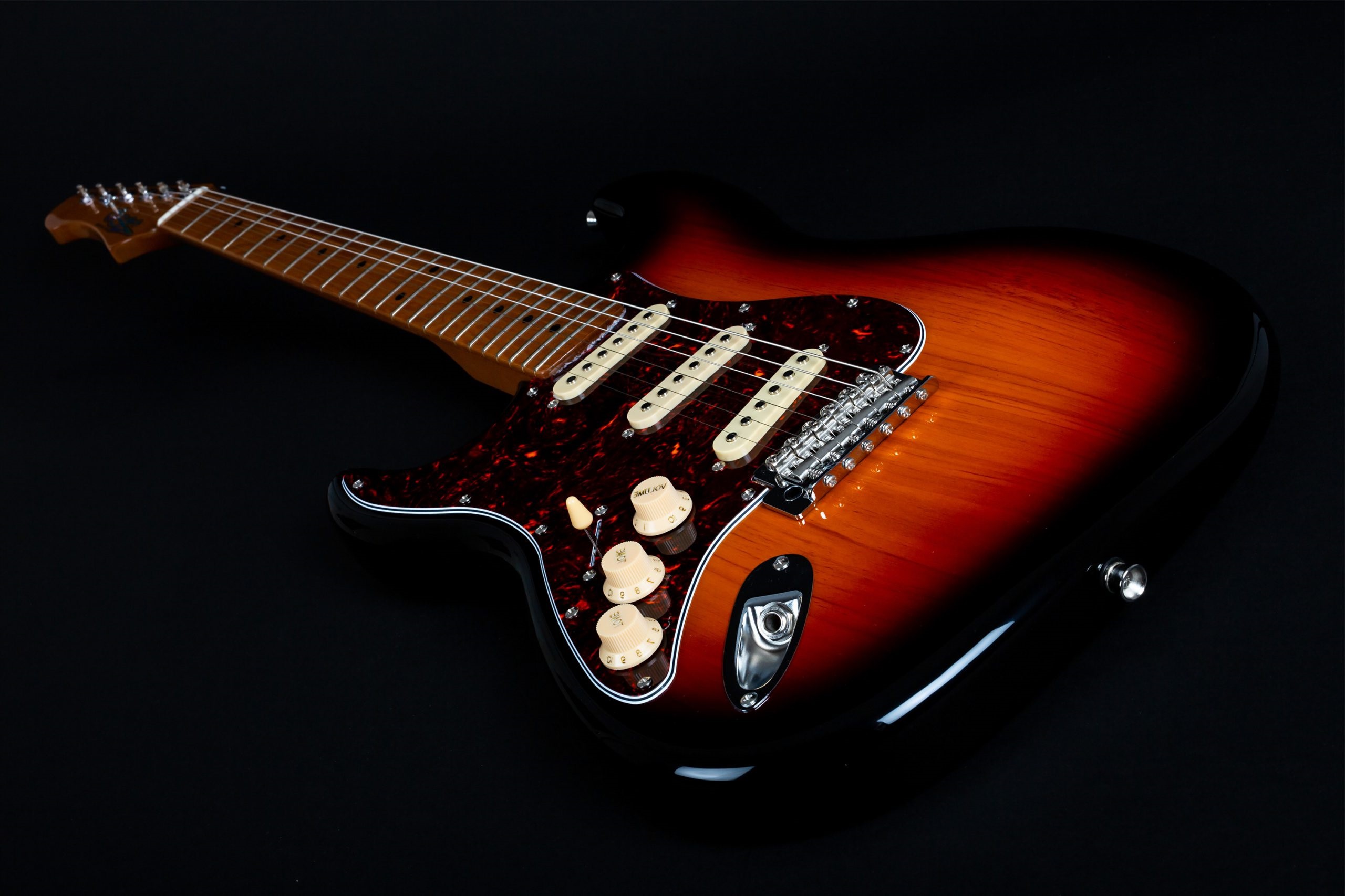 JS300 Electric Guitar from Jet Guitars - Sunburst (Left Handed ...